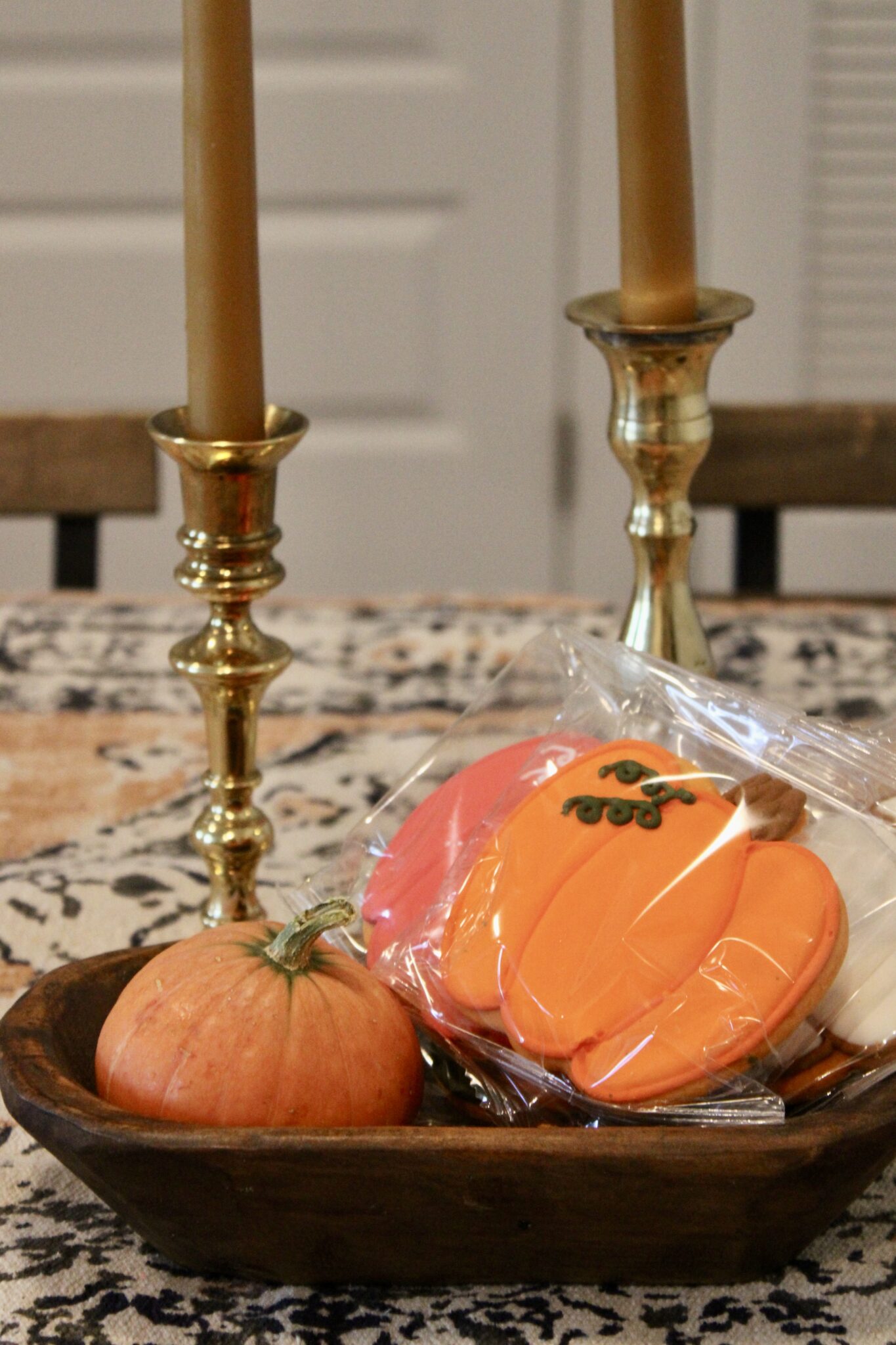 How to create unique fall styling with blue and orange